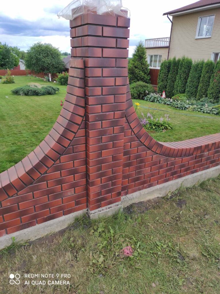 Забор из клинкерного кирпича - VillaStroy.by